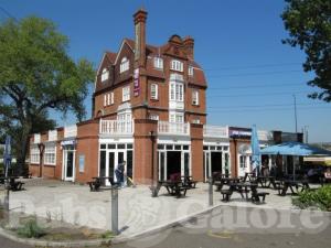 Fox @ Connaught in Royal Docks, E16 : Pubs Galore