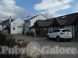 Sligachan Hotel (Seumas' Bar) in Sligachan (near Isle of Skye Villages ...