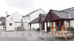 Sligachan Hotel (Seumas' Bar) in Sligachan (near Isle of Skye Villages ...