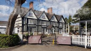 Broom Hall Inn in Broom (near Alcester) : Pubs Galore