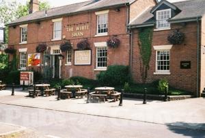 White Swan Inn in Walton-On-Trent (near Swadlincote) : Pubs Galore