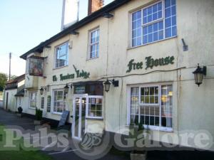 Hunters Lodge Inn in Raymonds Hill (near Axminster) : Pubs Galore