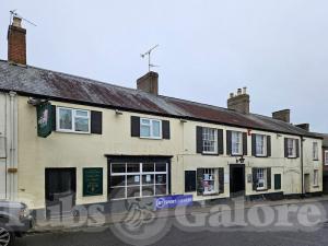 The Red Lion Inn in Axminster : Pubs Galore