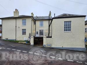 Colcombe Castle in Colyton : Pubs Galore