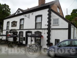 The Talbot Hotel in Berriew (near Welshpool) : Pubs Galore