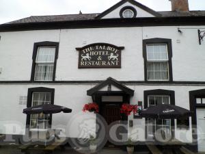 The Talbot Hotel in Berriew (near Welshpool) : Pubs Galore