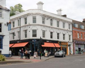 Banana Tree in Reigate : Pubs Galore