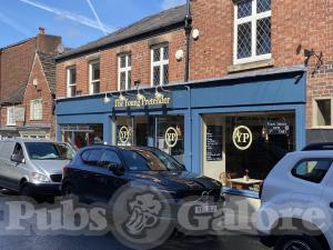Bench in Congleton : Pubs Galore