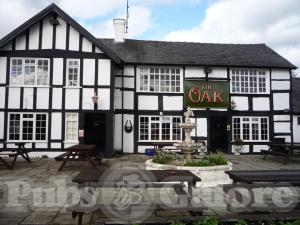 The Oak in Guilsfield (near Welshpool) : Pubs Galore