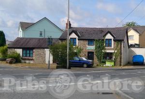The Cross Inn in Llanfihangel-Ar-Arth (near Pencader) : Pubs Galore