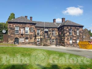 The Castle in Halton (near Runcorn) : Pubs Galore