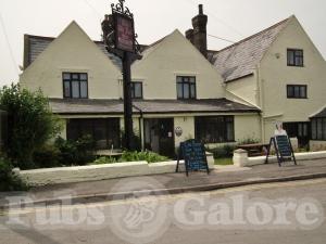 The Old Hall Inn in Sea Palling (near Great Yarmouth) : Pubs Galore