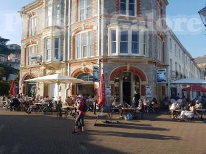 The Offshore Bar in Torquay : Pubs Galore