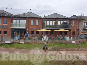 Puerto Lounge in Exeter : Pubs Galore