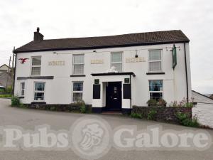 White Lion Hotel in Ferryside (near Kidwelly) : Pubs Galore