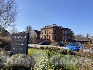 The Douglas Hotel in Brodick (near Isle of Arran) : Pubs Galore