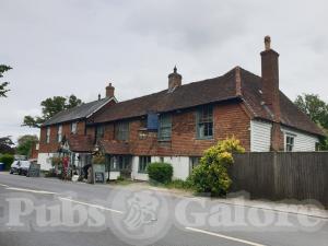 Eight Bells in Hawkhurst (near Cranbrook) : Pubs Galore