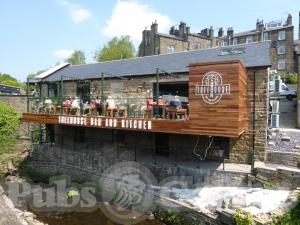 Treehouse in Haworth (near Keighley) : Pubs Galore