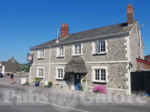 The Ship Inn in Axmouth (near Seaton) : Pubs Galore