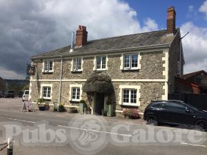 The Ship Inn in Axmouth (near Seaton) : Pubs Galore