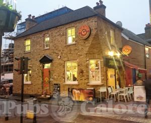 Caffe Gusto in Staines Town, Staines Upon Thames : Pubs Galore