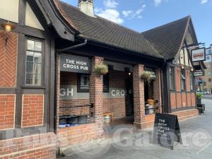 The High Cross in Tottenham, N17 : Pubs Galore