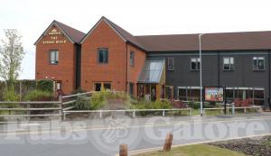 The Spring River in Ebbsfleet (near Swanscombe) : Pubs Galore