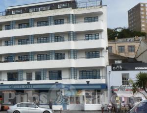 The Queens Hotel in Torquay : Pubs Galore