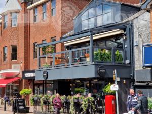 Smoke in Wilmslow : Pubs Galore