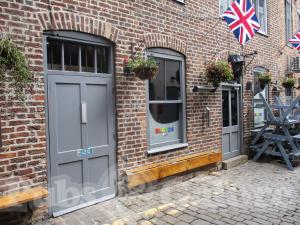 Blayds Bar in Leeds : Pubs Galore