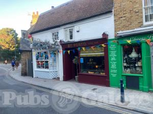Porto in Whitstable : Pubs Galore