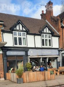 The Hive in Crowthorne : Pubs Galore
