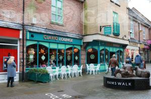 Clavio Lounge in Petersfield : Pubs Galore