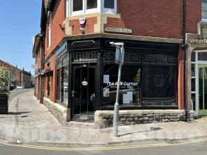 The Riff Corner in Clevedon : Pubs Galore