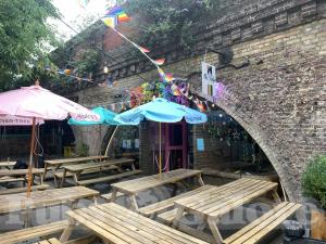 Bridge in Clapham, SW4 : Pubs Galore