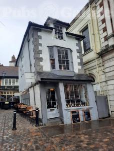 Shambles Bar in Windsor : Pubs Galore