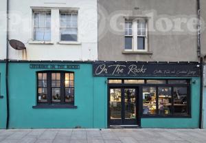 Sturdee On The Rocks in Hastings : Pubs Galore